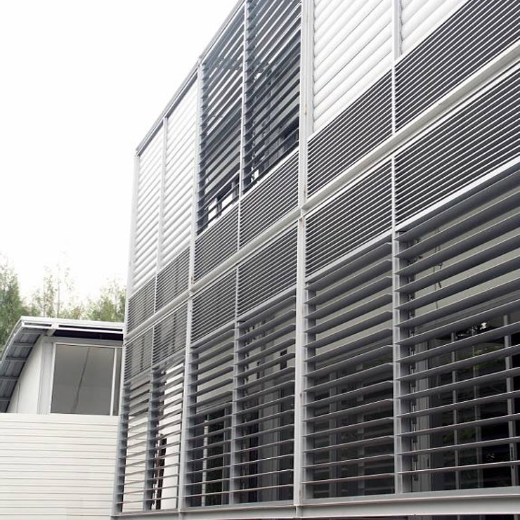 Frameless glass facade detail - Valid
