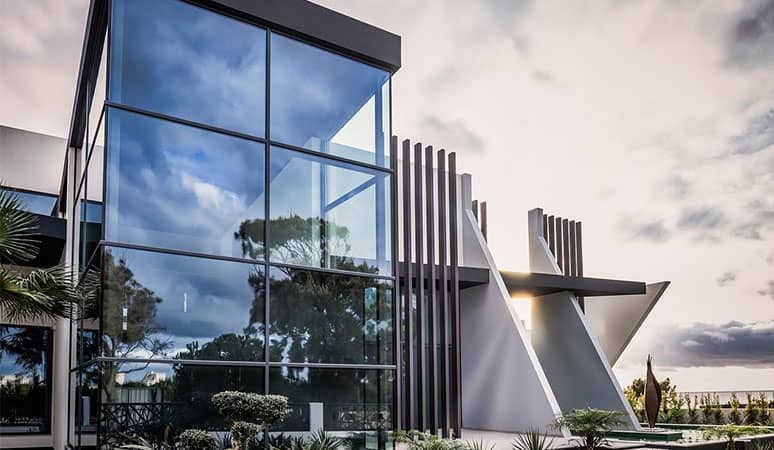 Frameless window detail - Valid