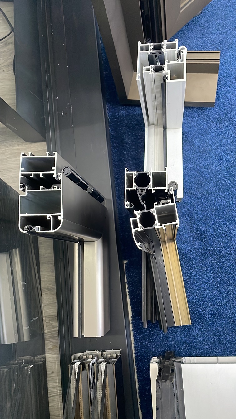Aluminium handrail details installation - Valid