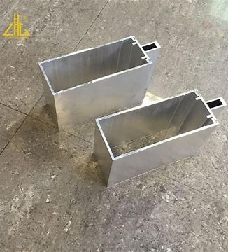 Stick system curtain wall installation - Valid