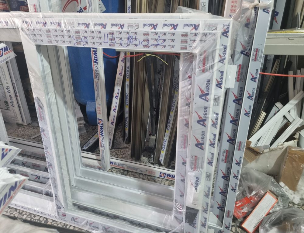 Stick system curtain wall installation - Valid